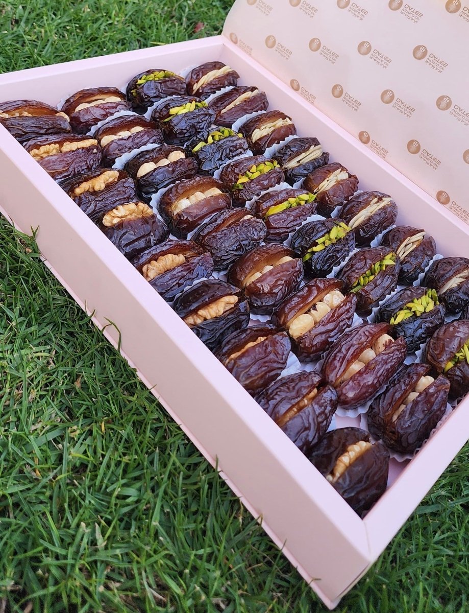 PREMIUM PINK BOX – World of Dates